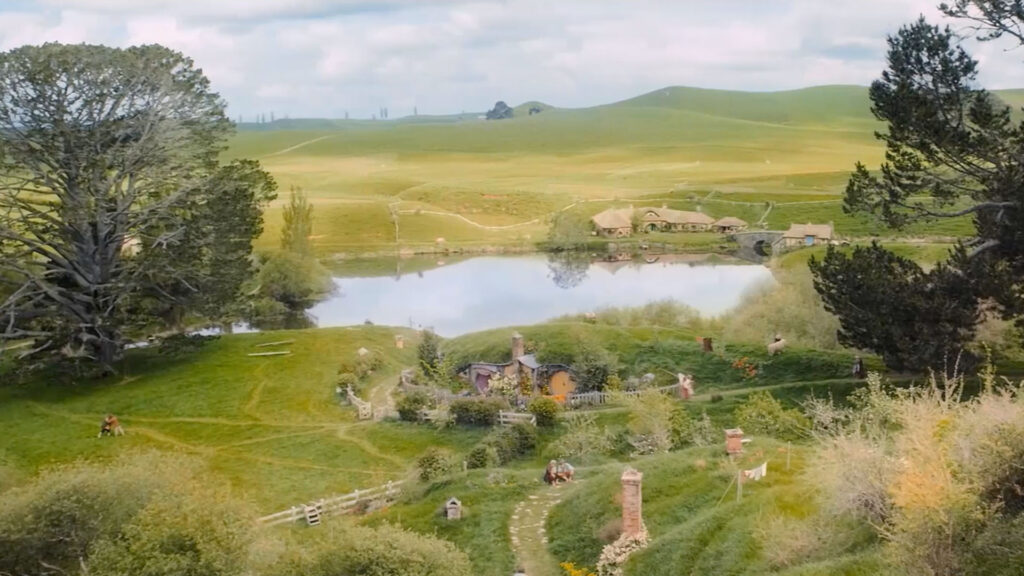 Middle Earth – Ultimate Collector’s Edition – Trailer Park