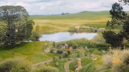 Middle Earth – Ultimate Collector’s Edition – Trailer Park